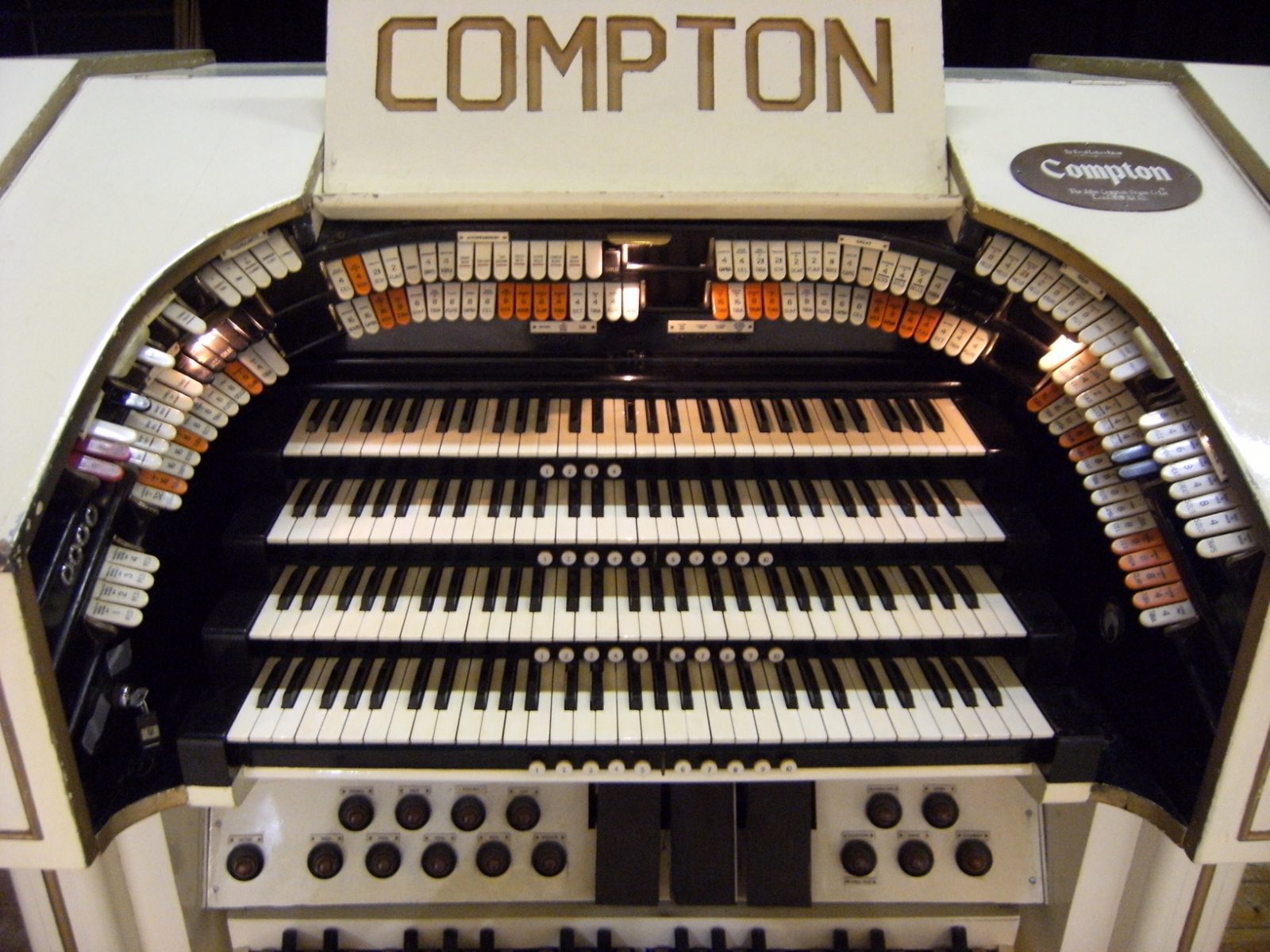 Abingdon Compton Organ – Astoria Centre