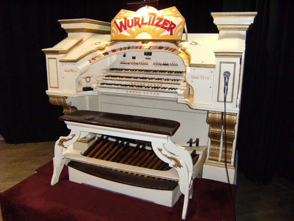 The Wurlitzer Organ , Wurlitzer theatre organs in the United Kingdom ...
